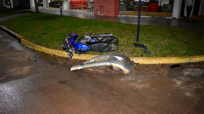 Motociclista Sufrió Múltiples Fracturas Tras Chocar Contra Una 6929