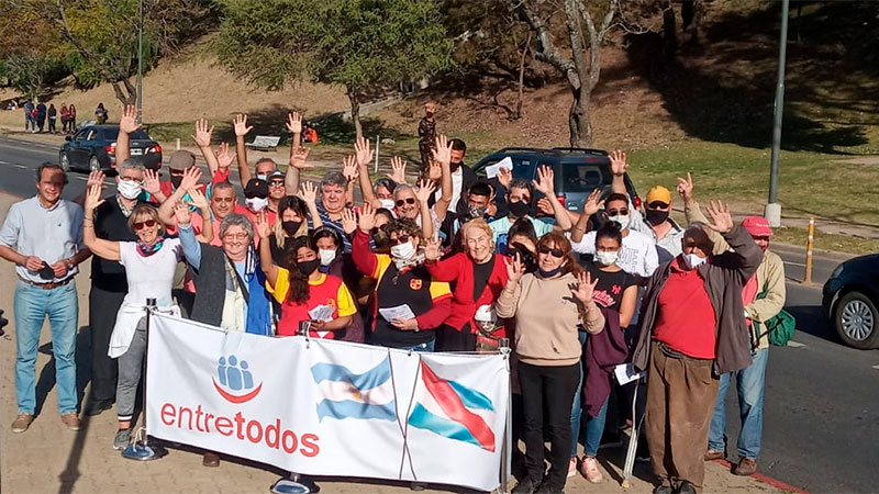 Entre Todos Entre Ríos entregó folletería y promocionó a sus pre ...