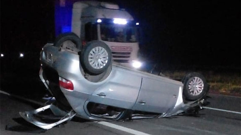 Conductor perdió el control de un auto que terminó volcado | Elonce.com