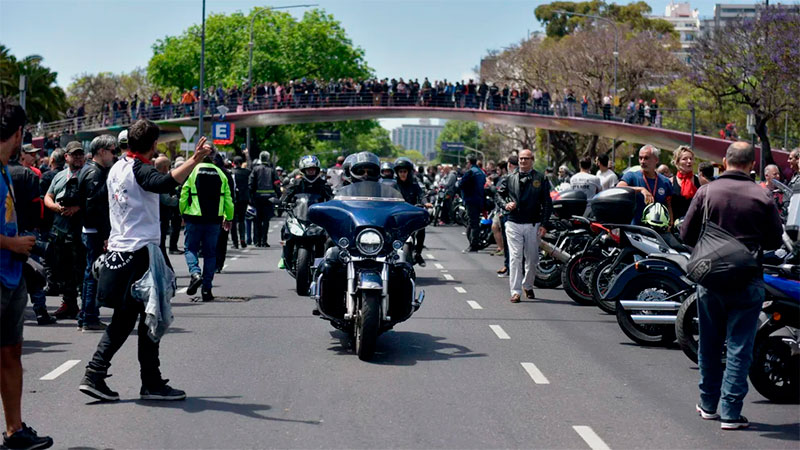 Multitudinaria protesta de motociclistas por el crimen del empresario ...