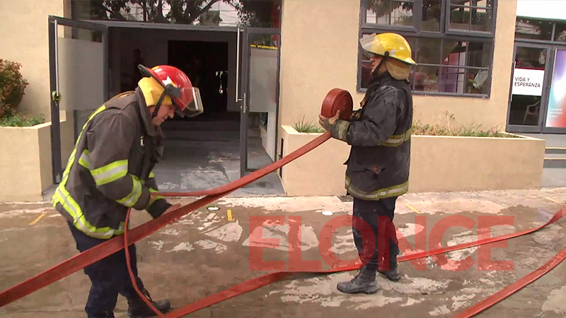 Un cortocircuito generó un principio de incendio en un templo de Paraná | Elonce.com