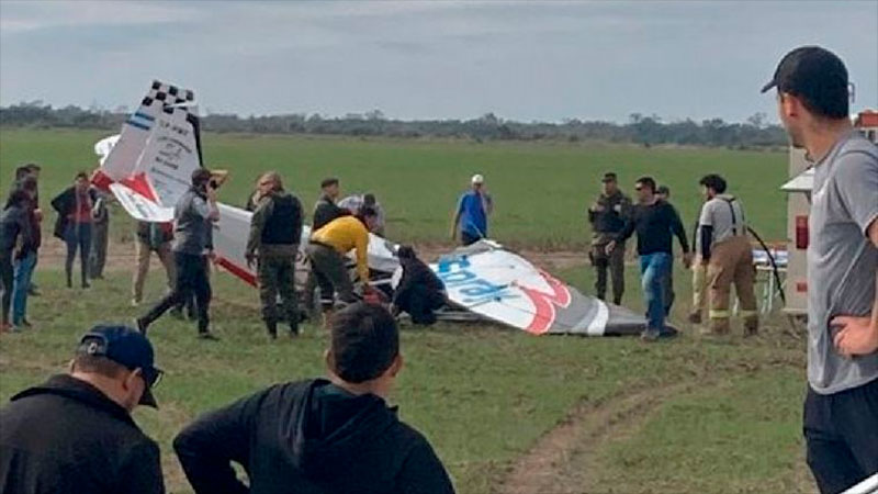 Murieron dos personas al estrellarse una avioneta en Chaco: el impactante video | Elonce.com