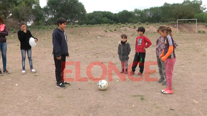Canchita de fútbol de barrio Las Piedras lleva el nombre de Santino ...