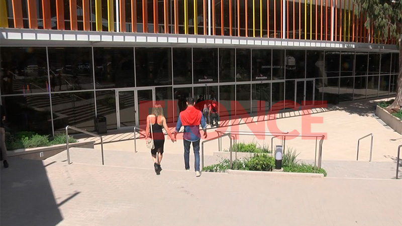 Testimonios: La gente disfruta del nuevo shopping "Paso del Paraná ...