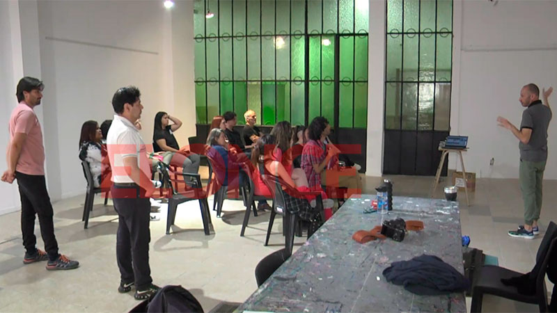 Se realiza el taller "Autorretratos sin rostro" en la Escuela de Artes ...