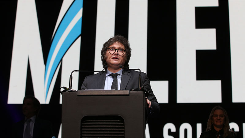 Milei: "Es la primera vez que un tipo hace campaña diciéndoles que va a ...