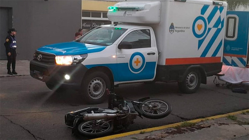 Motociclista Sufrió Graves Lesiones Al Chocar Contra Un Poste 7593