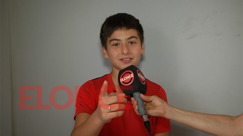 Un niño homenajeó a Sandro durante su presentación de patín artístico ...