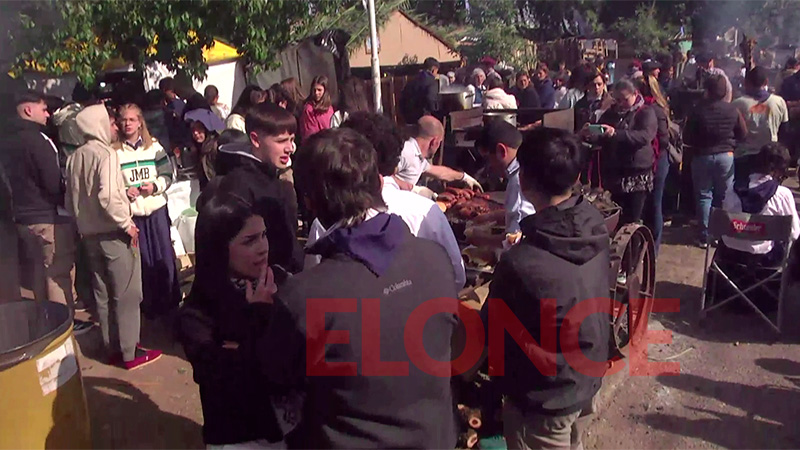 Fiesta popular por el 25 de Mayo en Gualeguaychú: el atractivo de las ...