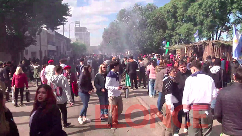 Fiesta popular por el 25 de Mayo en Gualeguaychú: el atractivo de las ...
