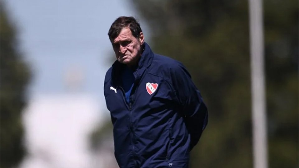 Independiente oficializó a Julio Falcioni como DT e iniciará su tercer ...