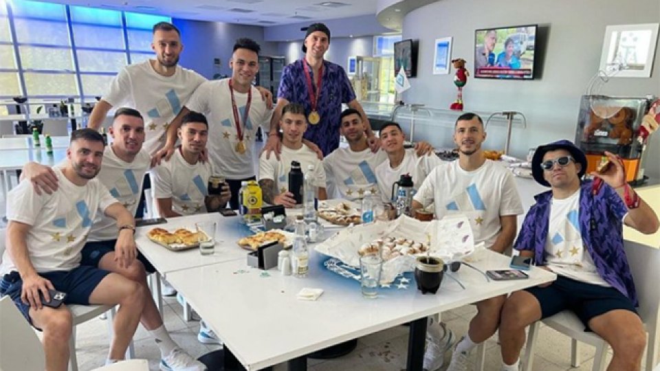 El desayuno de los jugadores en el predio de la AFA antes de la ... El desayuno de los jugadores en el predio de la AFA antes de la ...