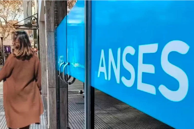ANSES confirmó el bono extra de $85.000 para AUH y SUAF | Elonce.com