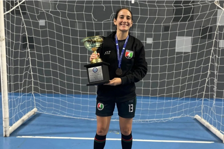 Valentina Ramos: Deporte y Estudio en la Selección de Futsal | Elonce.com