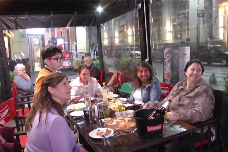 Se realizó una nueva edición de "Paraná ama la pizza" | Elonce.com