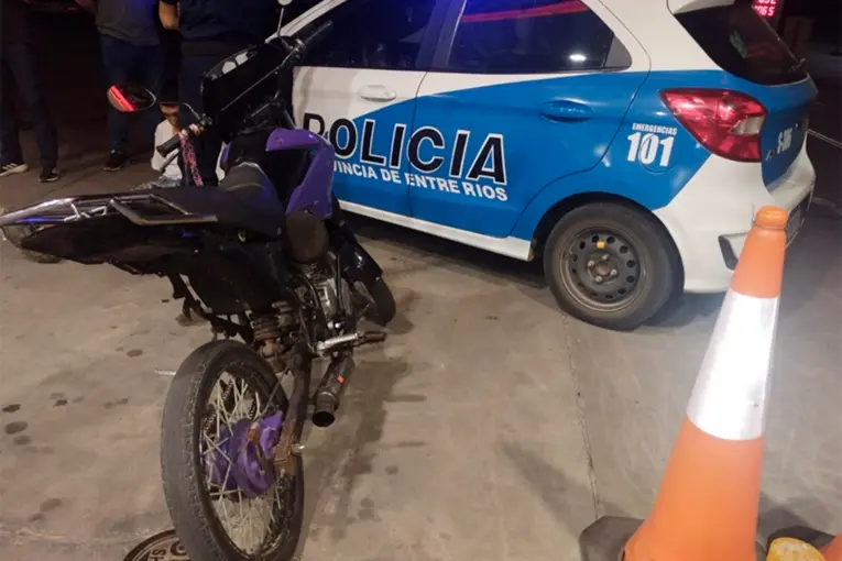 Intentó escapar de un control policial mientras cargaba combustible ...