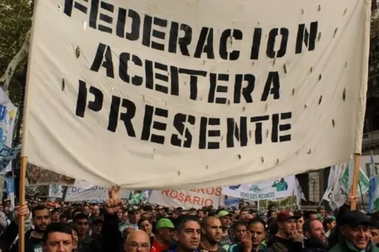 Aceiteros van al paro nacional este jueves contra la reforma laboral ...