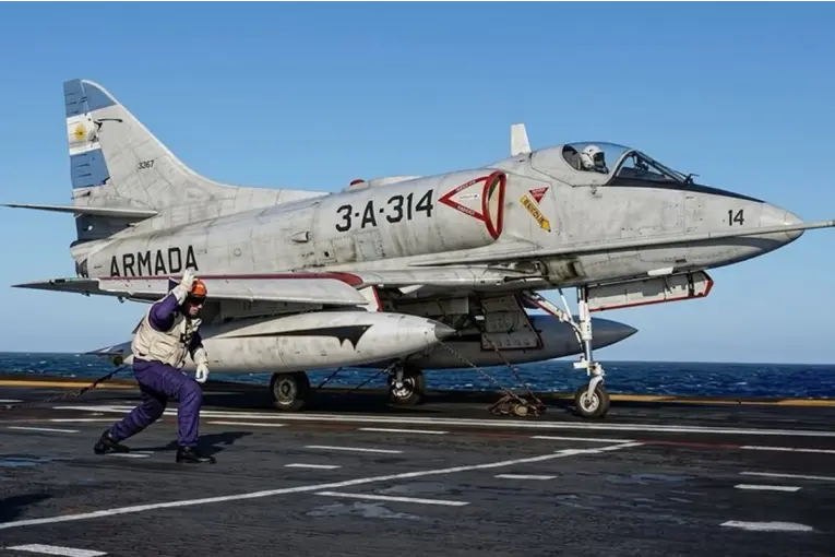 Fuerza Aérea Argentina dio de baja los A-4AR Fightinghawk | Elonce.com