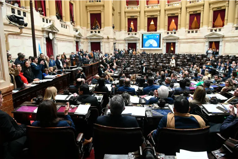 Diputados sesiona por el Súper RIGI y acuerdos con fondos buitre ...